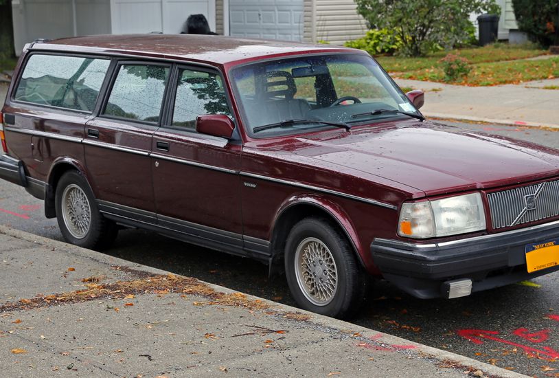 29 Old Station Wagons We Miss From Childhood