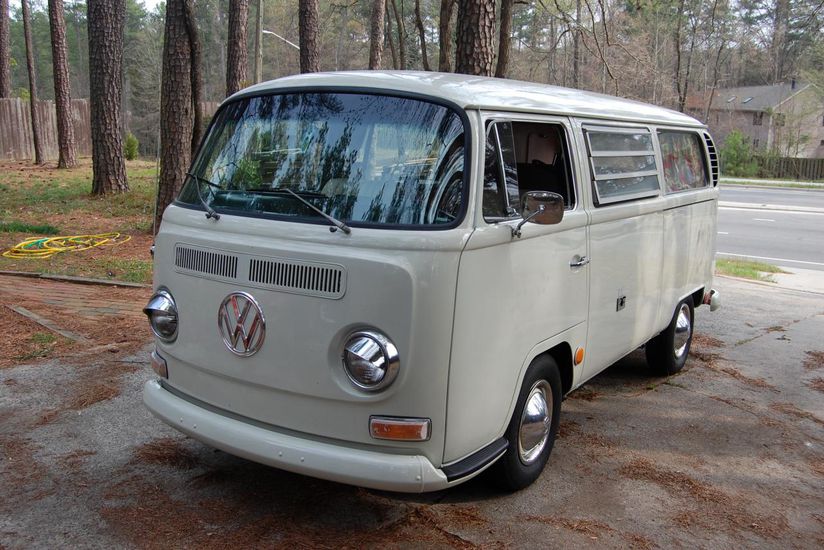 16 Minivans That Have Been Hauling Families for Decades