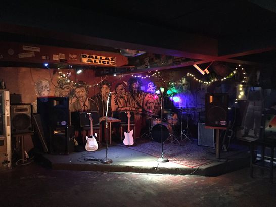 Historic, Must-Visit Dive Bars Across the U.S.A.